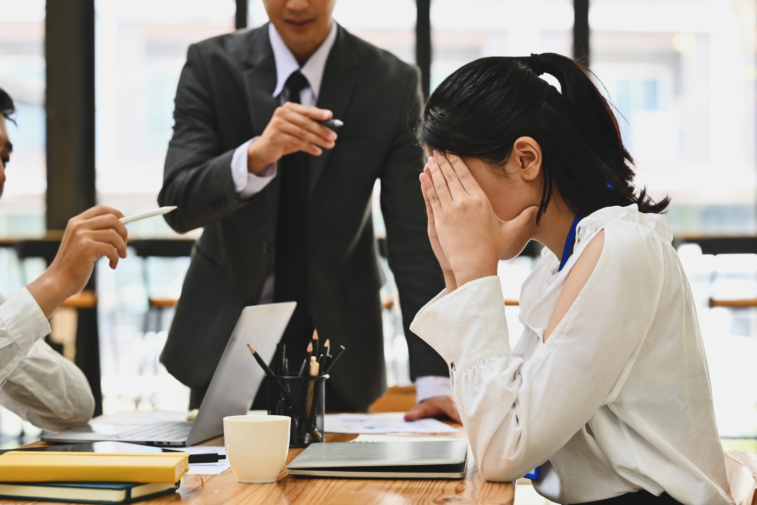 How to Effectively Manage Negative Employees - Human Capital Express