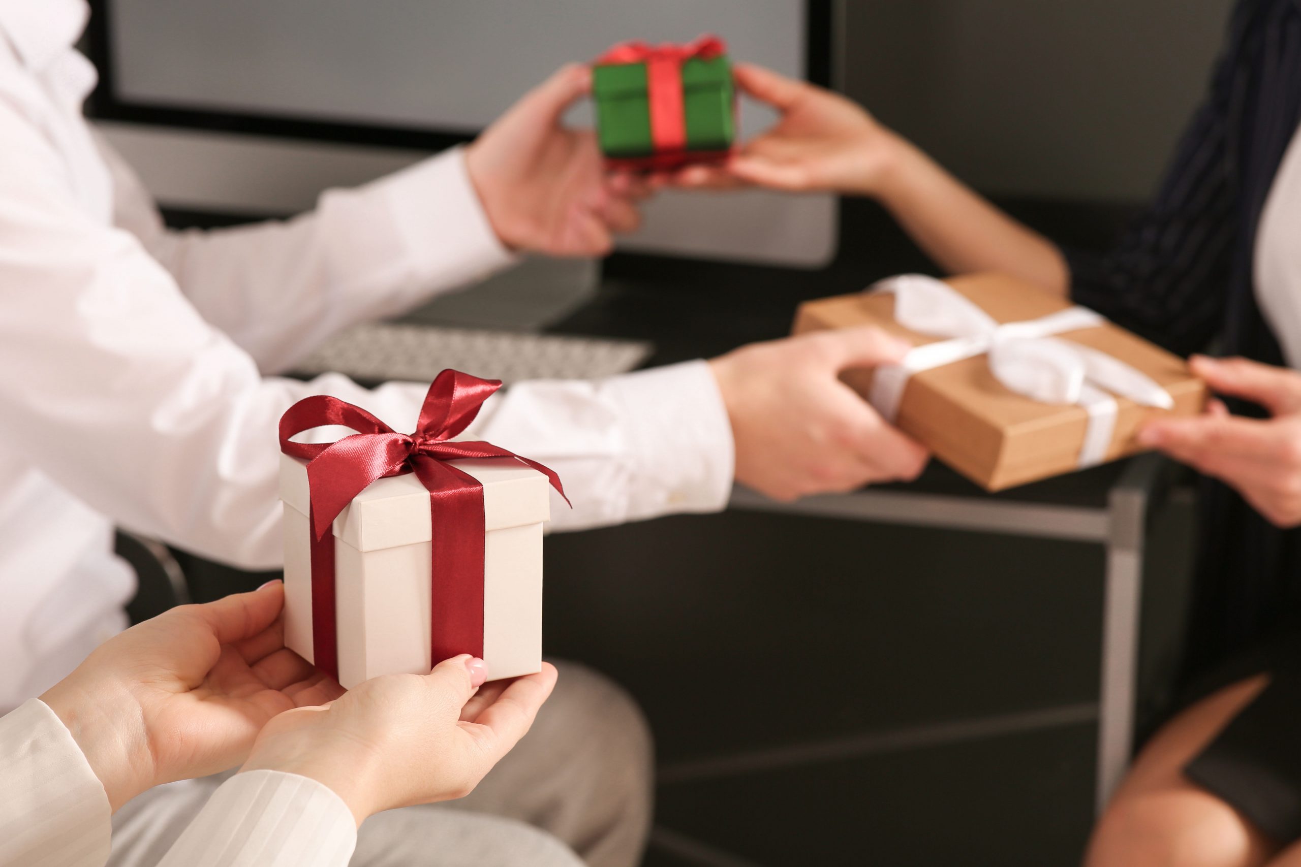 50 Thoughtful Employee Gifts Under $20: Boosting Morale on a Budget ...